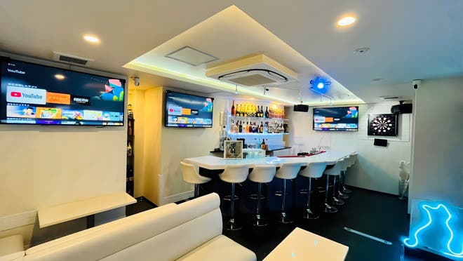 BAR完全貸切/セルフ飲み放題880円/カラオケ・ダーツ無料/心斎橋駅近/結婚式2次会/Bar Near 心斎橋の写真2