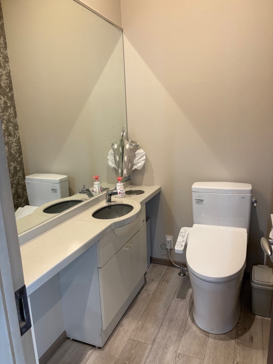 湯河原駅徒歩3分の明るく広いレンタルスタジオ。 ヨガ・ピラティス・整体・ストレッチ・少人数教室など多用途で利用できます。の写真6