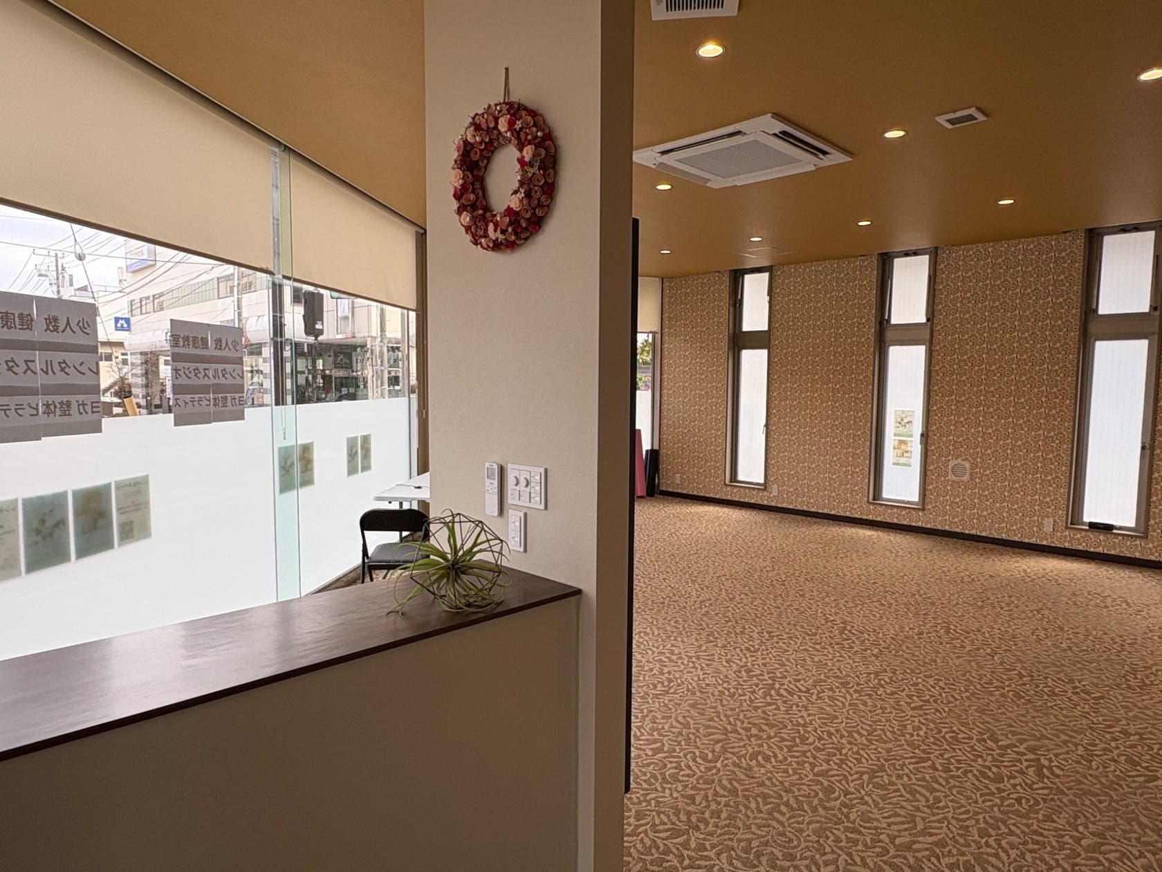 湯河原駅徒歩3分の明るく広いレンタルスタジオ。 ヨガ・ピラティス・整体・ストレッチ・少人数教室など多用途で利用できます。の写真10