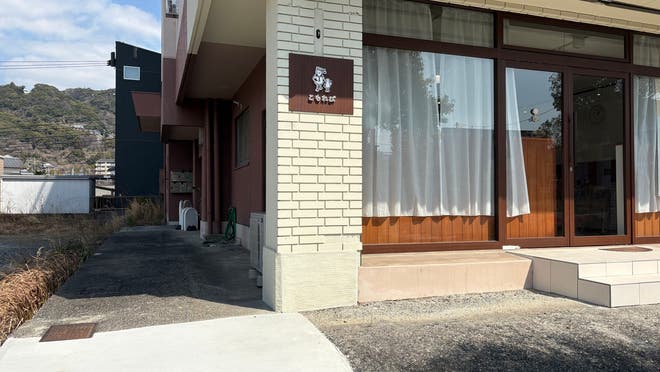 小上がりスペース・カウンター席あり。おしゃれで清潔なスペースです。の写真12