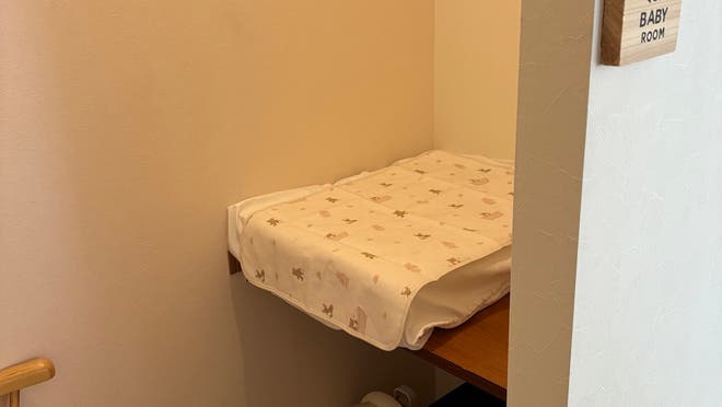 小上がりスペース・カウンター席あり。おしゃれで清潔なスペースです。の写真21