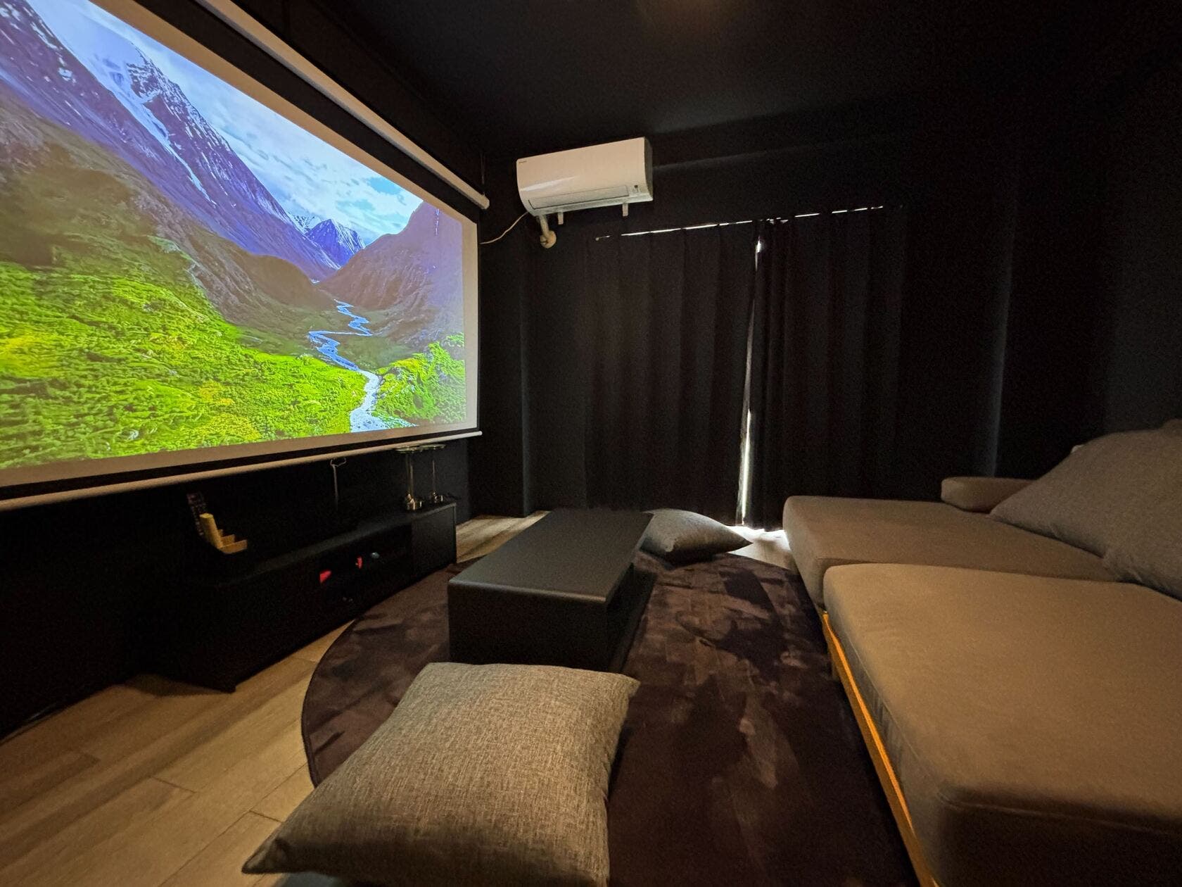 スペモ🎥鶯谷駅徒歩2分🚶‍♀️まったりデート💝プライベートな映画鑑賞🎬️プロジェクター🎞️846_CINEMA鶯谷の写真8