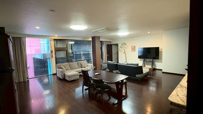 【20人規模】商店街直結/全面ガラス(2.3m×14m)のゴージャス空間の写真1