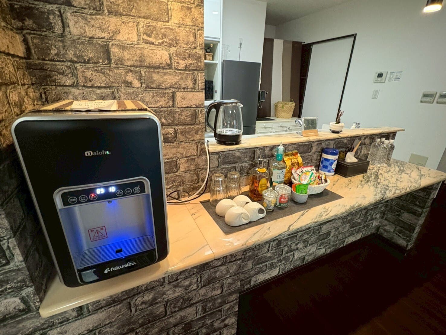 【20人規模】商店街直結/全面ガラス(2.3m×14m)のゴージャス空間の写真6