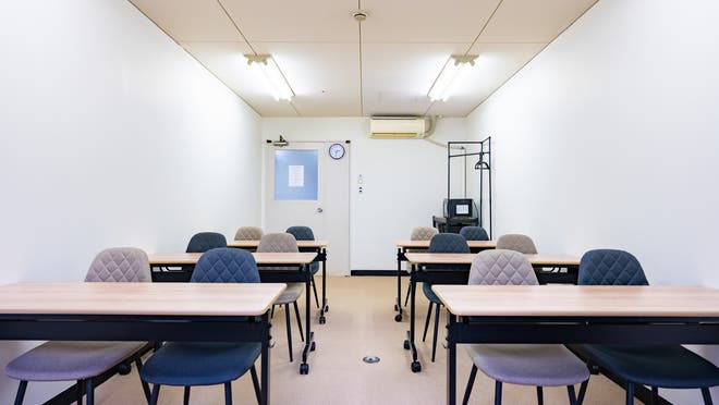 【JR三ノ宮駅0分】最大12名貸し会議室|40型モニター無料|会議・面接・研修・勉強会・仕事終わりの打ち合わせの写真4