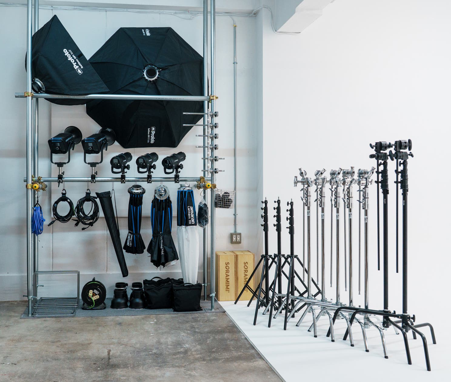 田端駅1階元倉庫３R白ホリスタジオ・天井3.5m・搬入やすい・スタジオ内駐車可の写真13