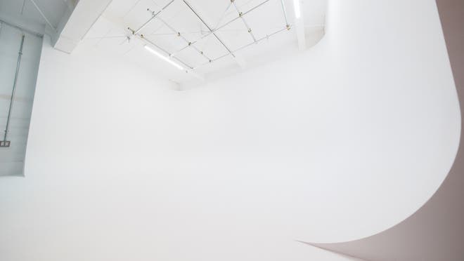 田端駅1階元倉庫3R白ホリスタジオ・天井3.5m・搬入やすい・スタジオ内駐車可の写真14