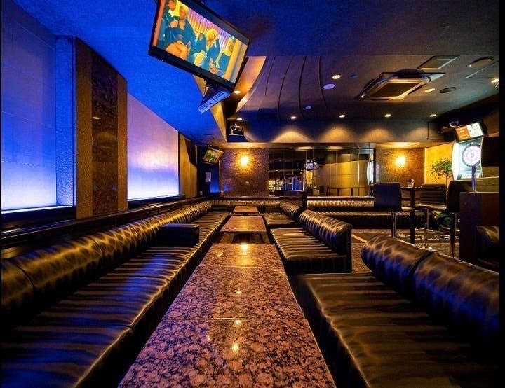 《心斎橋駅近/広々》高級BAR完全貸切可・各種パーティーに/カラオケ無料・ダーツLIVE2あり/飲み放題990円!/結婚式２次会の写真5