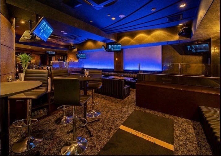 《心斎橋駅近/広々》高級BAR完全貸切可・各種パーティーに/カラオケ無料・ダーツLIVE2あり/飲み放題990円!/結婚式２次会の写真7