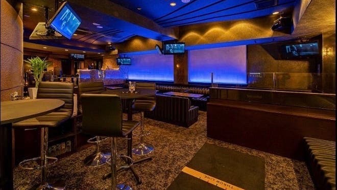 《心斎橋駅近/広々》高級BAR完全貸切可・各種パーティーに/カラオケ無料・ダーツLIVE2あり/飲み放題990円!/結婚式2次会の写真7