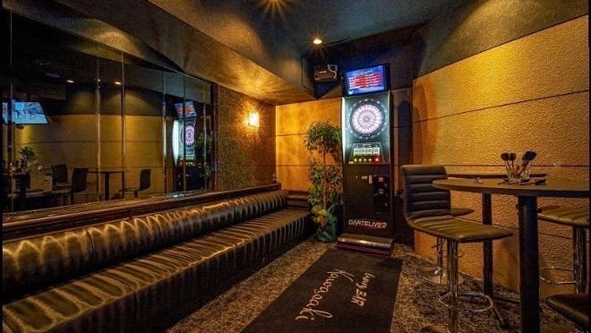 《心斎橋駅近/広々》高級BAR完全貸切可・各種パーティーに/カラオケ無料・ダーツLIVE2あり/飲み放題990円!/結婚式2次会の写真8