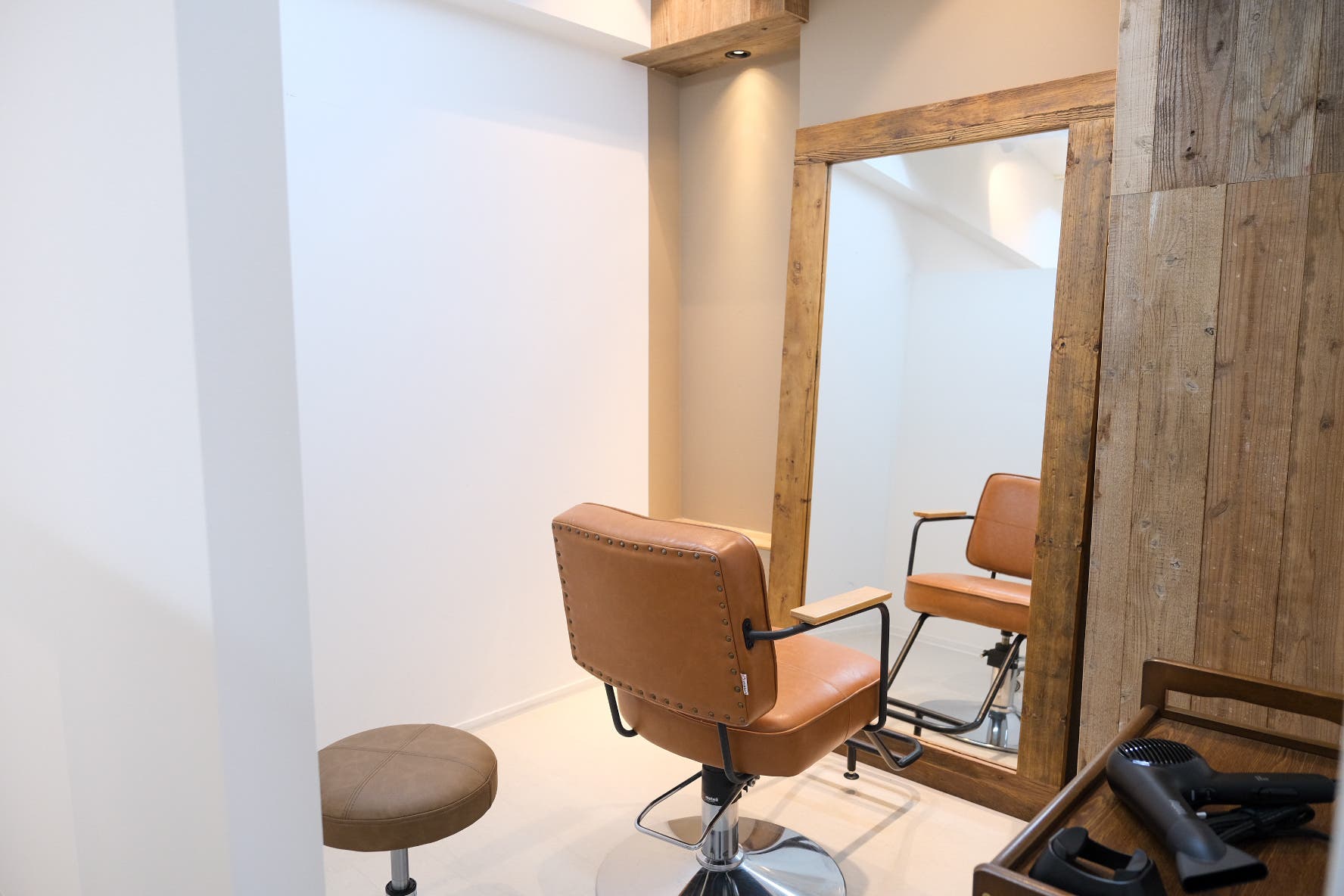 【横浜・中区｜面貸しスタイリスト募集】◎1日6,000円～の写真1