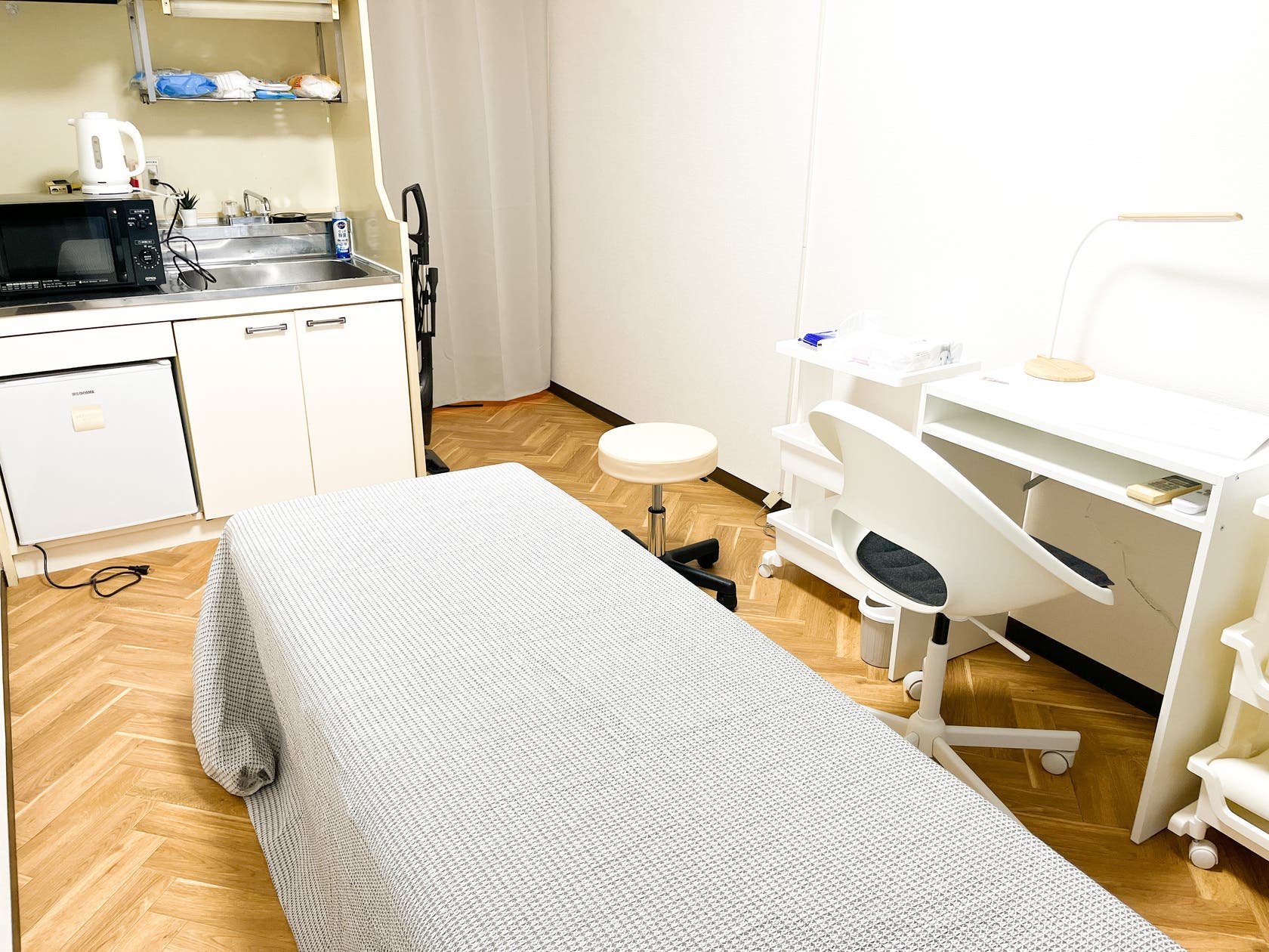 【新大阪4分】静かな完全個室レンタルサロン💎全設備無料貸出💎エステ整体ネイル着替えメイクの写真18