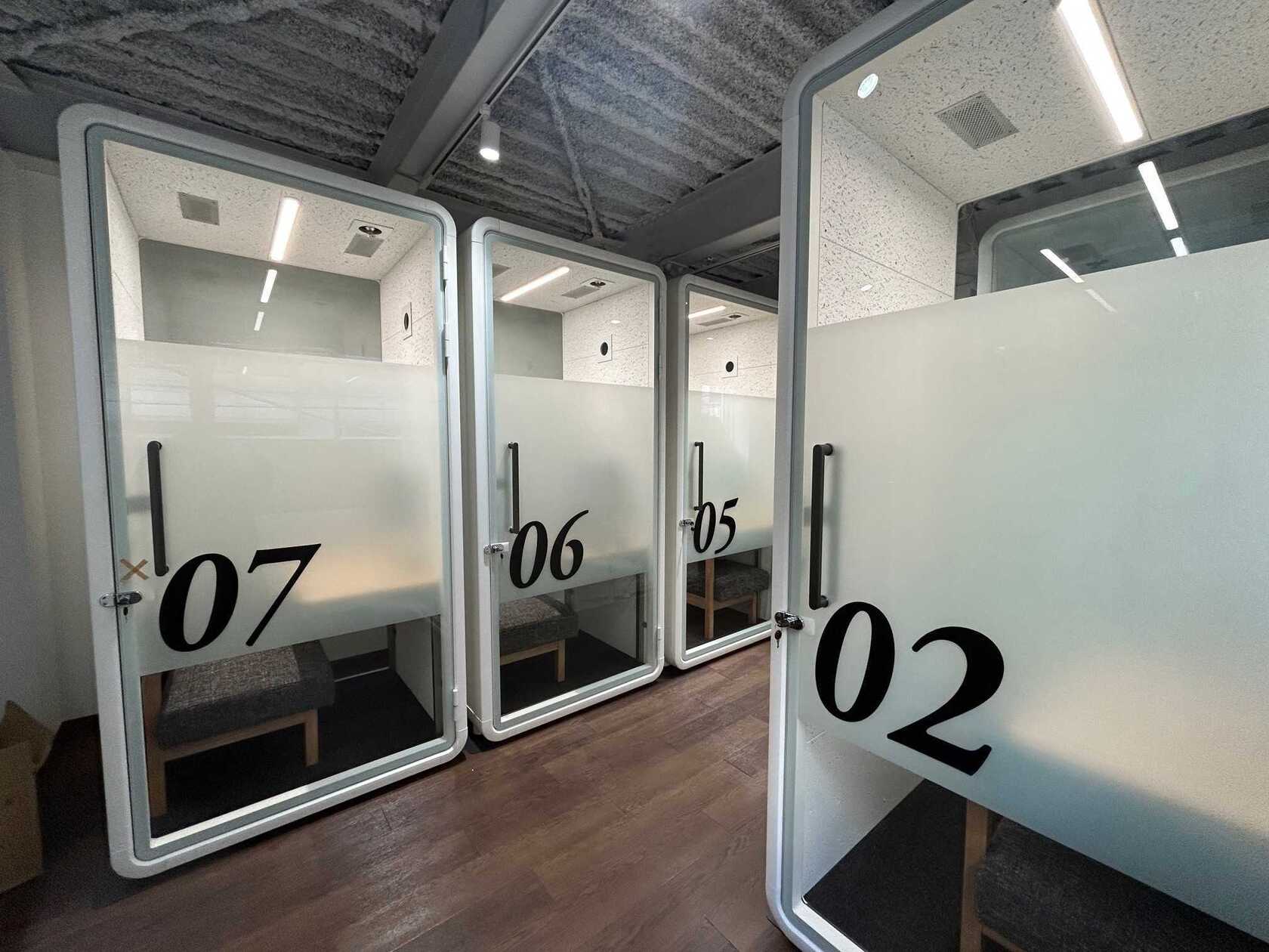 ブース番号01　防音個室1名用 （2階）の写真5