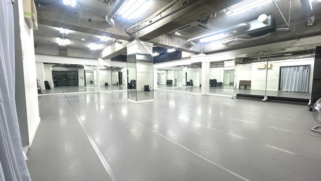 【 100㎡】【東中野駅8分・落合駅6分】ダンス/撮影/演劇/会議、2面の巨大鏡、光ネット、更衣室有の写真4