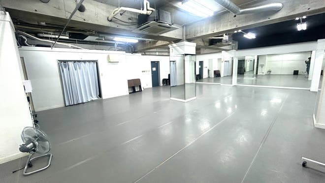 【 100㎡】【東中野駅8分・落合駅6分】ダンス/撮影/演劇/会議、2面の巨大鏡、光ネット、更衣室有の写真5
