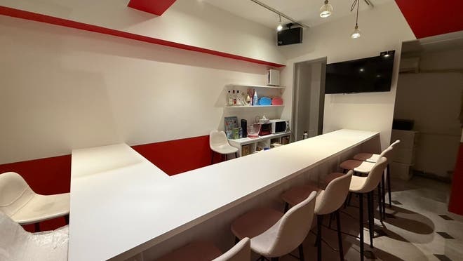 歌舞伎町ど真ん中の好立地!バーや飲食したい方是非!チェキやオフ会などの利用やパーティも大歓迎です。の写真1