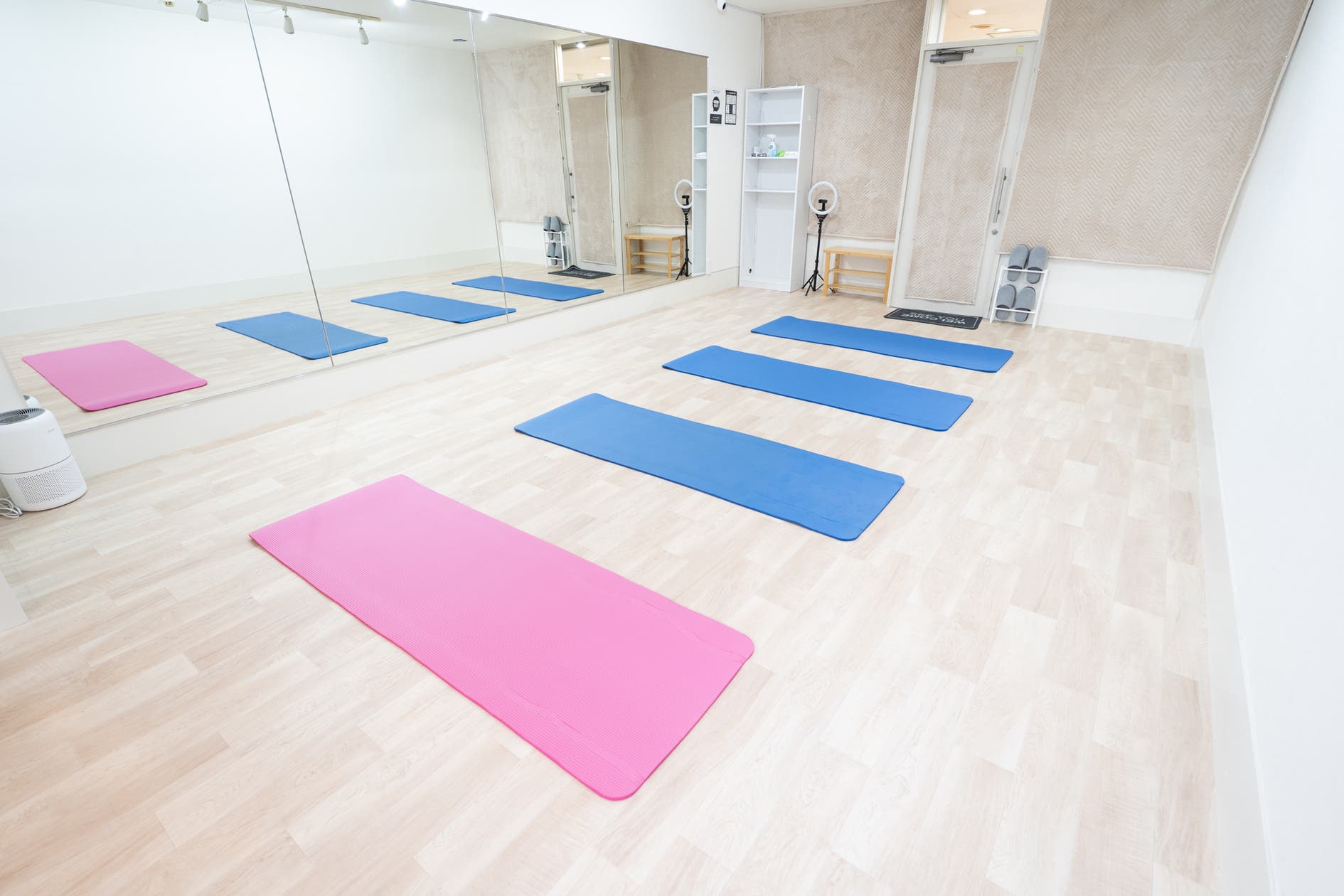 【OPEN記念価格！湘南台駅徒歩3分】大型鏡×綺麗な長方形空間｜ダンス・ヨガ・撮影に最適の写真2