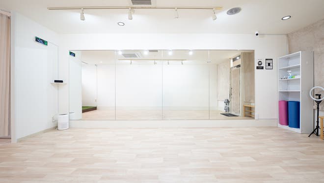 【OPEN記念価格!湘南台駅徒歩3分】大型鏡×綺麗な長方形空間|ダンス・ヨガ・撮影に最適の写真3