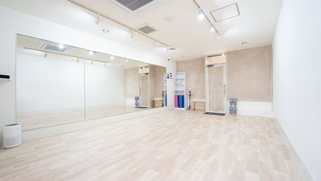 【OPEN記念価格!湘南台駅徒歩3分】大型鏡×綺麗な長方形空間|ダンス・ヨガ・撮影に最適の写真4