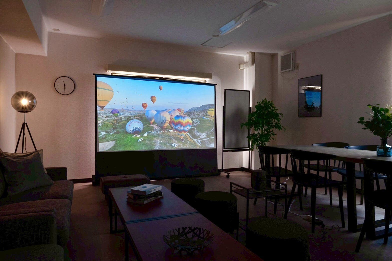 《駅近4分🚃》最大20名🎉100㌅巨大スクリーン🆗飲食🆗会議/懇親会/ビジネス利用に最適💻の写真6