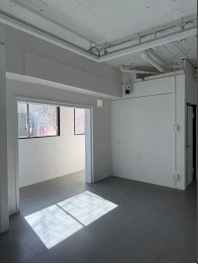 中目黒・目黒川徒歩15秒｜スタジオ＋ロケ撮影が叶う空間の写真2