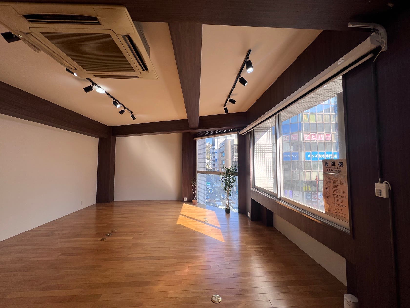 【松山市駅徒歩2分】城を望む開放感。Wi-Fi・モニター完備の教育ラボで、会議もワークショップも。当日予約・手ぶらOK！の写真4