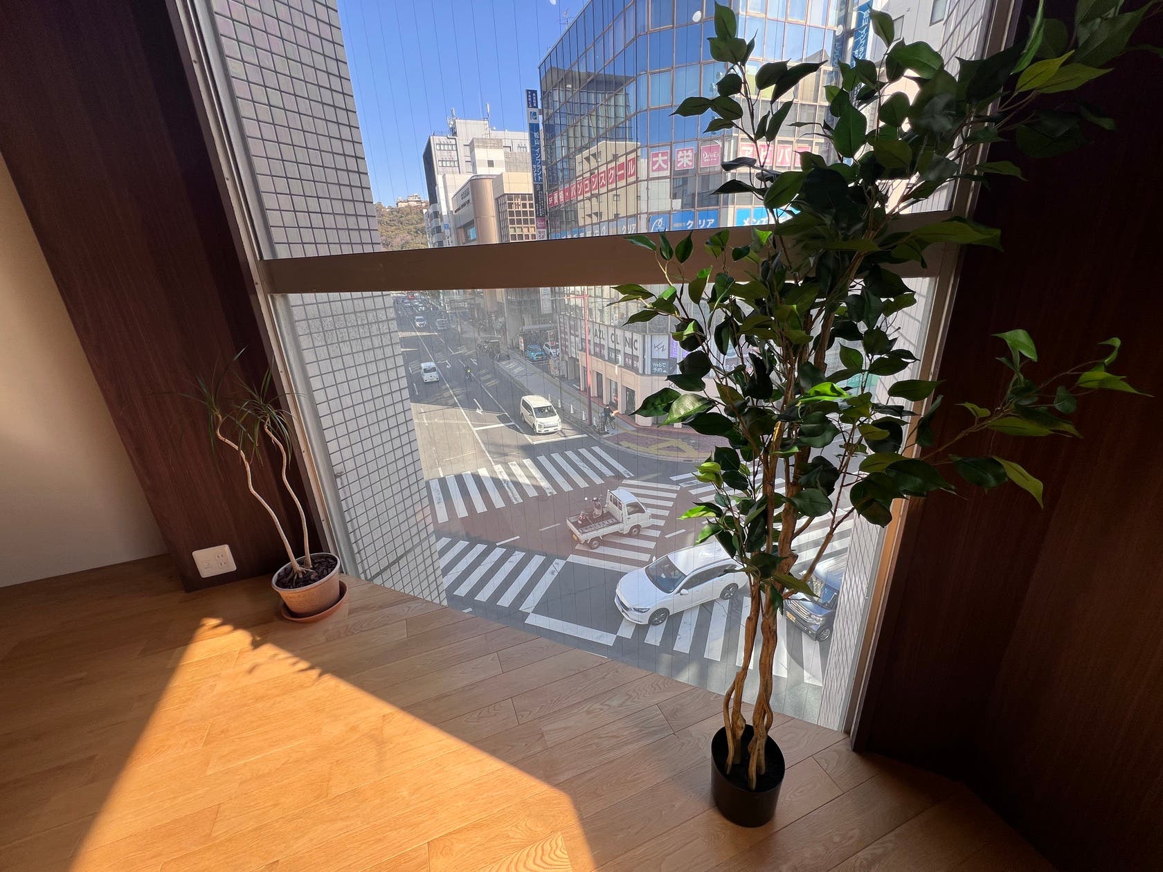 【松山市駅徒歩2分】城を望む開放感。Wi-Fi・モニター完備の教育ラボで、会議もワークショップも。当日予約・手ぶらOK！の写真10