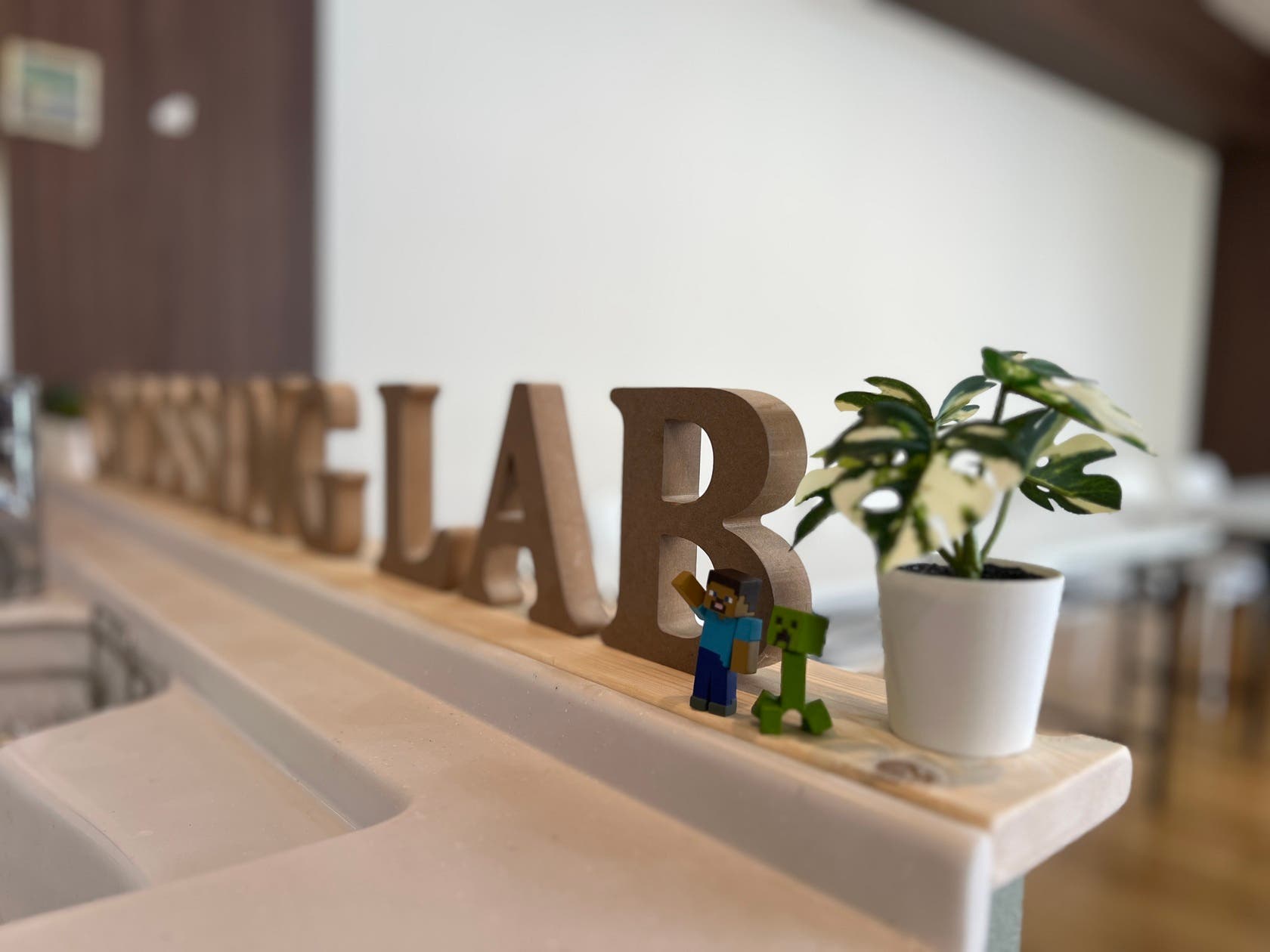 【松山市駅徒歩2分】城を望む開放感。Wi-Fi・モニター完備の教育ラボで、会議もワークショップも。当日予約・手ぶらOK！の写真19