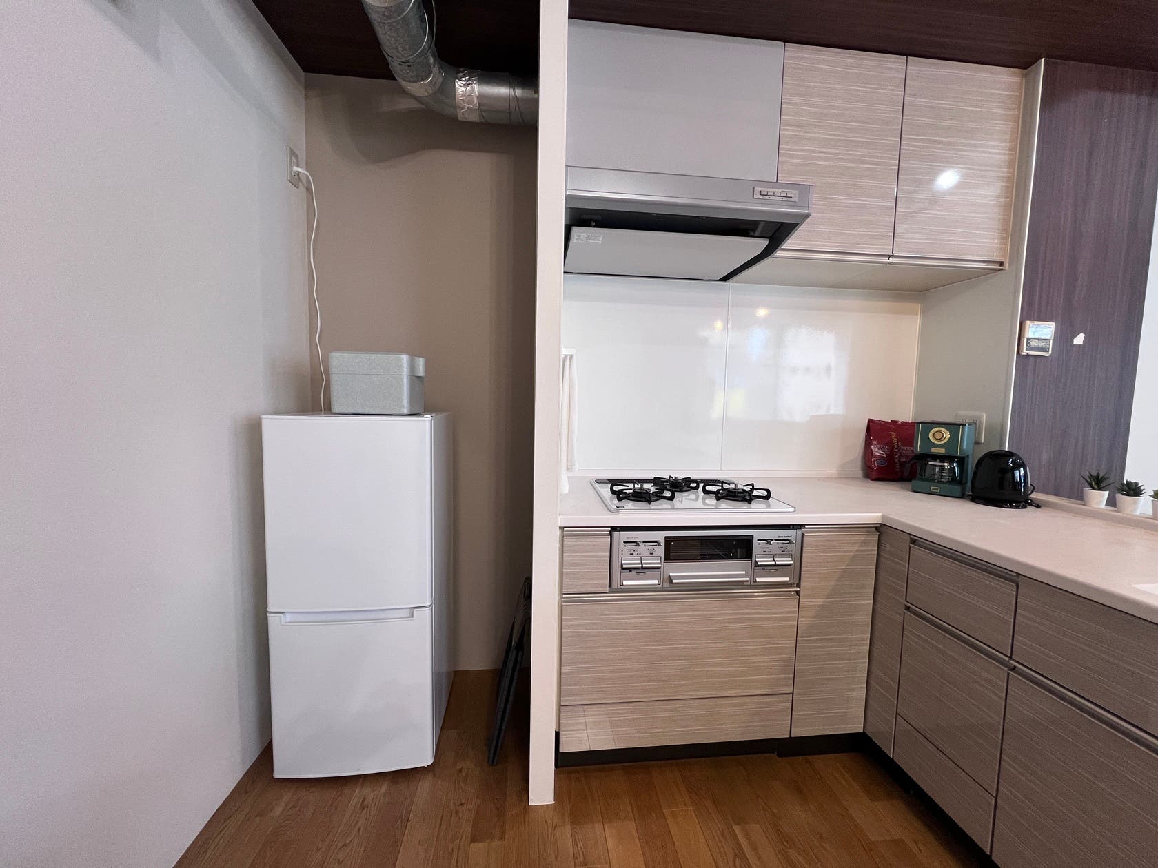 【松山市駅徒歩2分】城を望む開放感。Wi-Fi・モニター完備の教育ラボで、会議もワークショップも。当日予約・手ぶらOK！の写真9