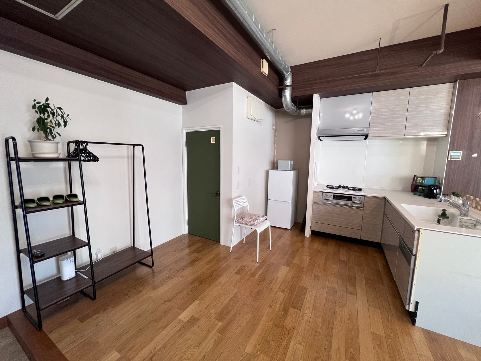 【松山市駅徒歩2分】城を望む開放感。Wi-Fi・モニター完備の教育ラボで、会議もワークショップも。当日予約・手ぶらOK！の写真15