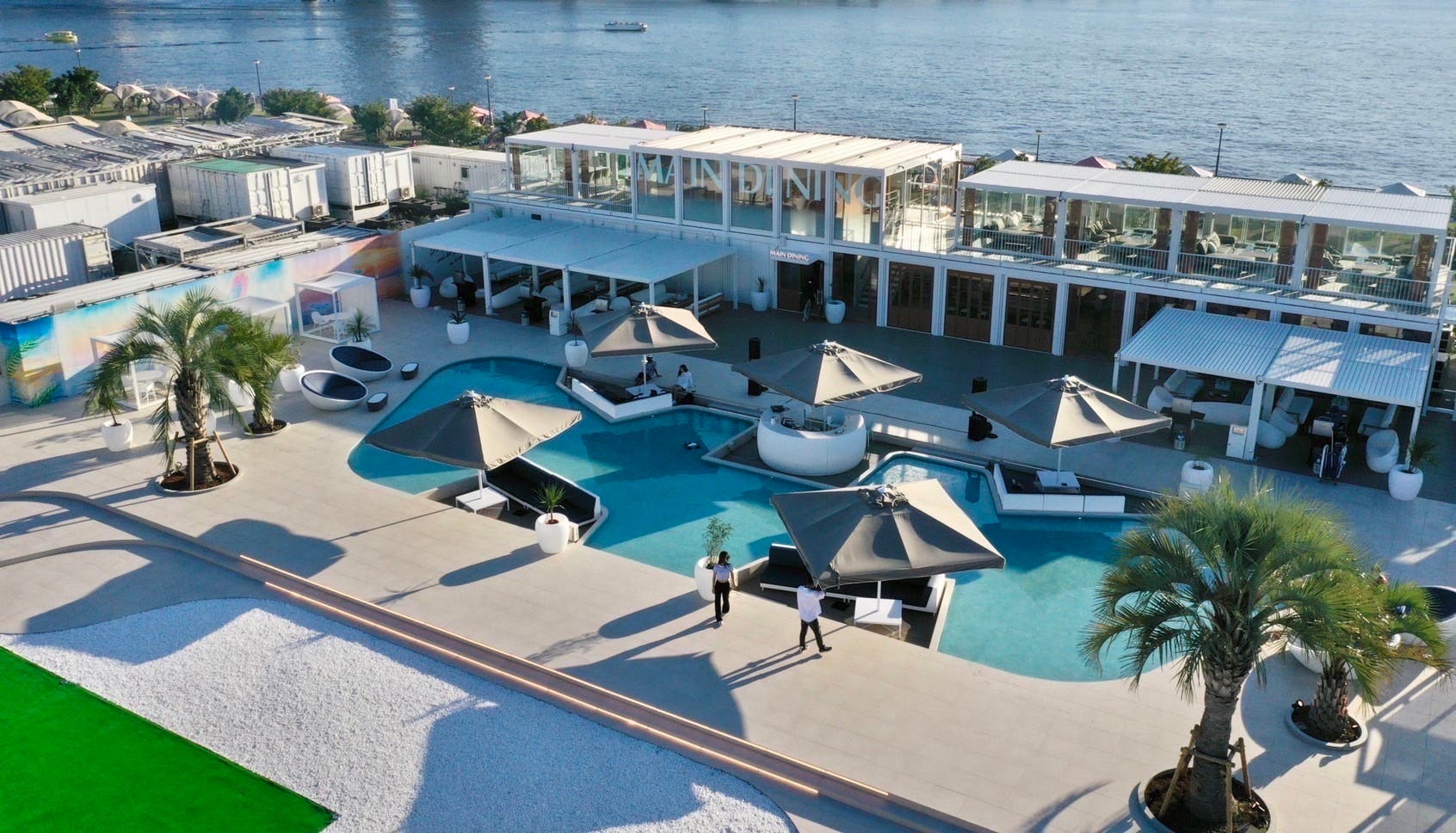 豊洲駅・市場前駅　会議から懇親会・BBQまで完結。海外リゾートのような非日常オフサイト空間の写真1