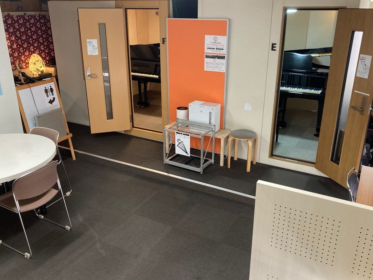 Eスタジオ【JR渋谷駅 徒歩5分】グランドピアノ（ヤマハG2E）※ボーカルや他の楽器利用は不可の写真4