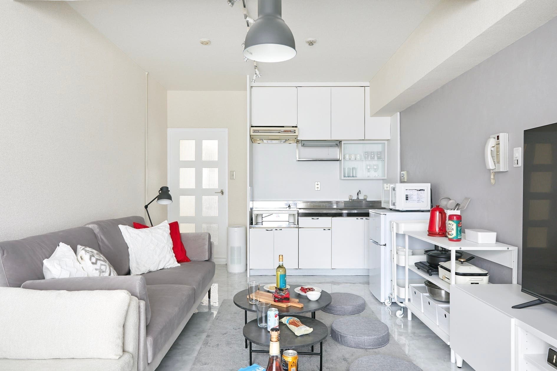 【伏見駅1分】最大16名✨高速光回線&大型モニター🎥備品充実で幅広い用途に最適！綺麗でおしゃれなお部屋で楽しくパーティー💕の写真4