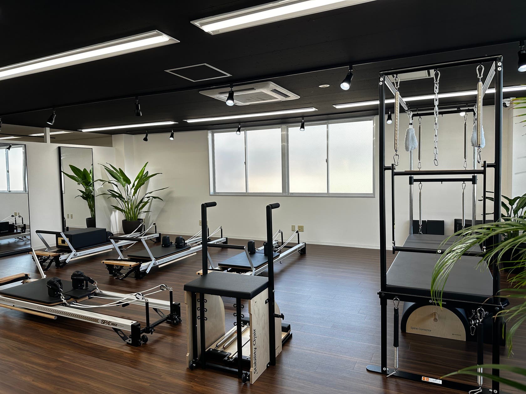 Merrithew制のマシン、プロップス完備のピラティススタジオの写真9