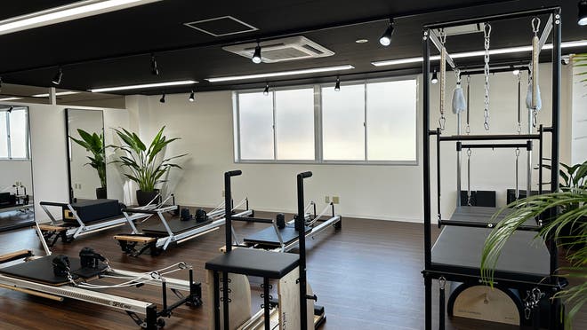 Merrithew制のマシン、プロップス完備のピラティススタジオの写真9