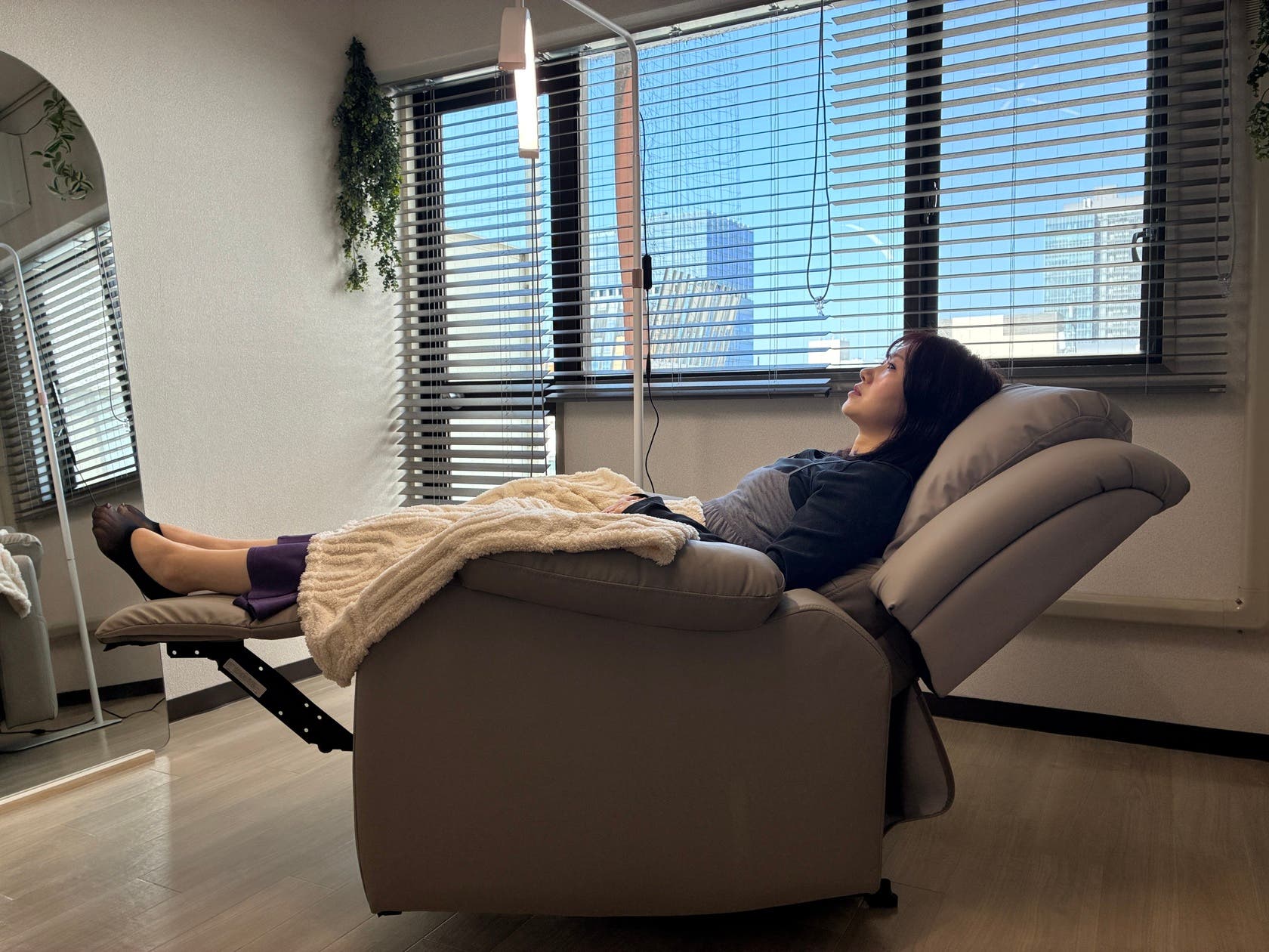 【OPEN🎉】福岡駅より徒歩約4分｜完全個室｜リクライニングチェア｜美容レッスン・ネイル・まつエク用途で使えるシェア空間の写真6