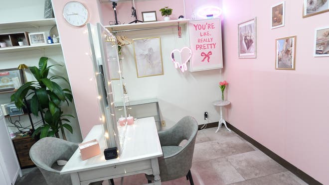 新宿駅徒歩1分のセルフヘアセットサロンの写真3