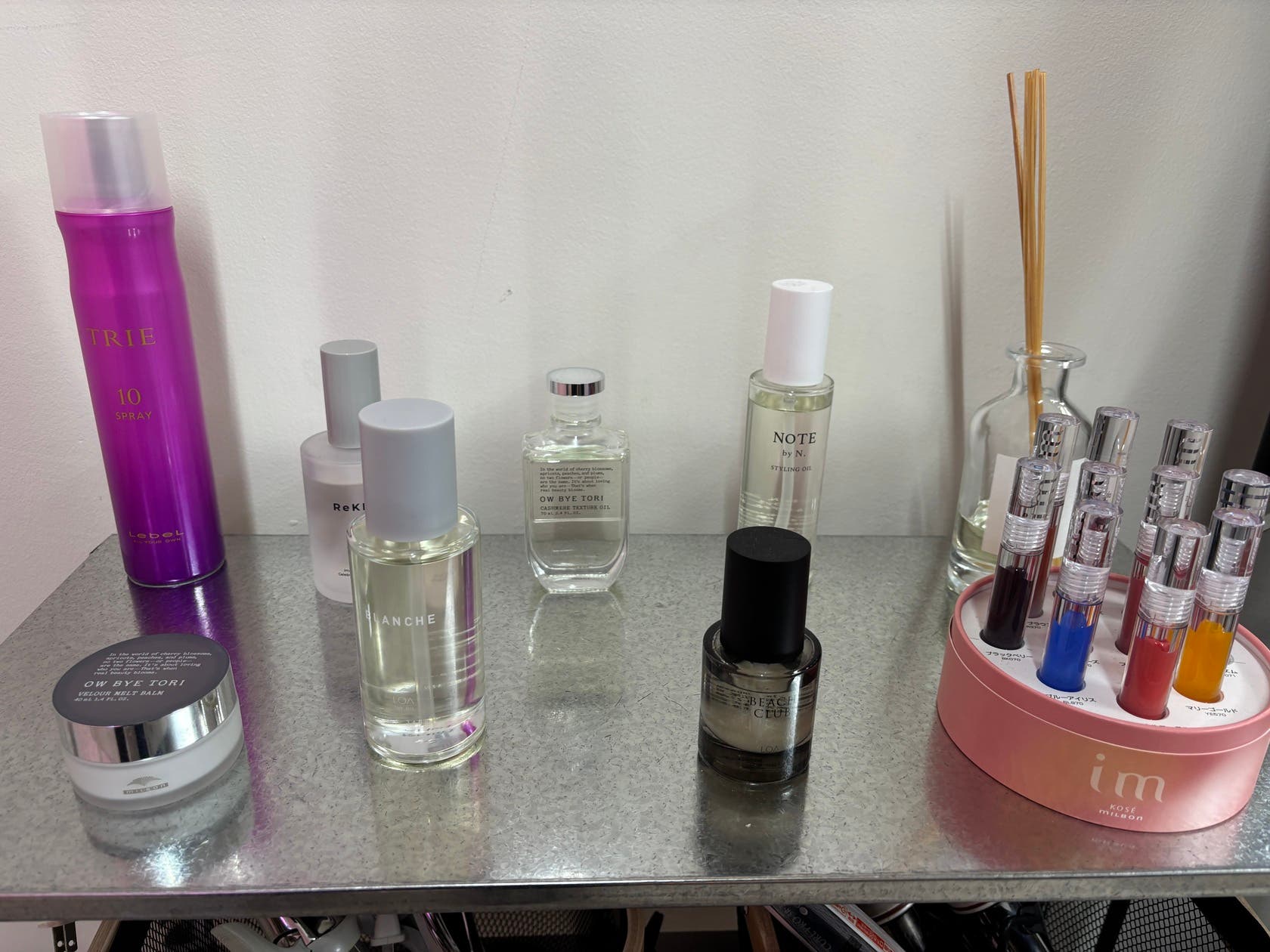 新宿駅徒歩1分のセルフヘアセットサロンの写真4