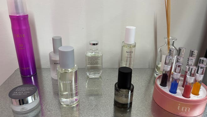 新宿駅徒歩1分のセルフヘアセットサロンの写真4