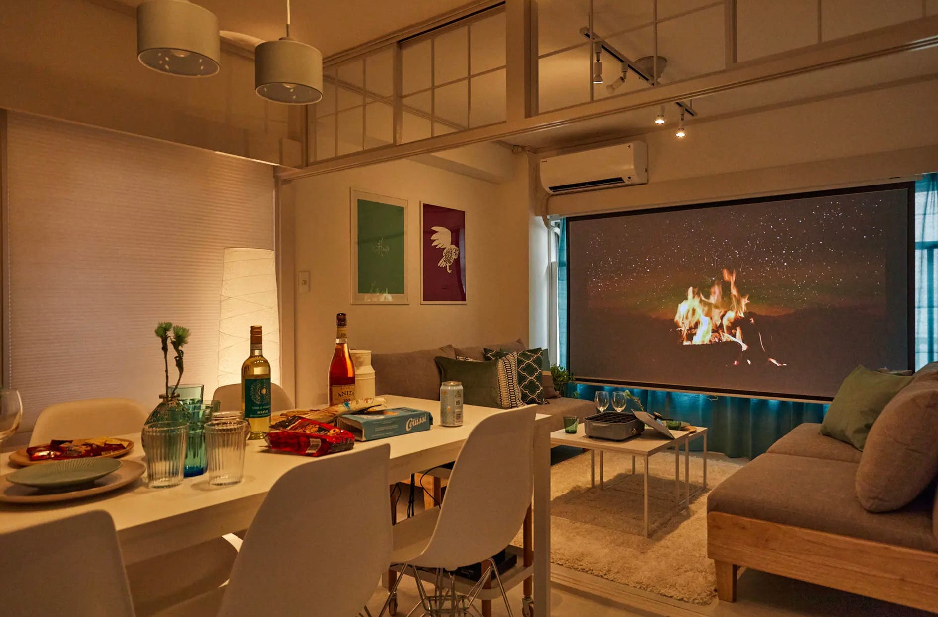 👑3番人気👑大画面で楽しめるプロジェクター🎥✨の画像1