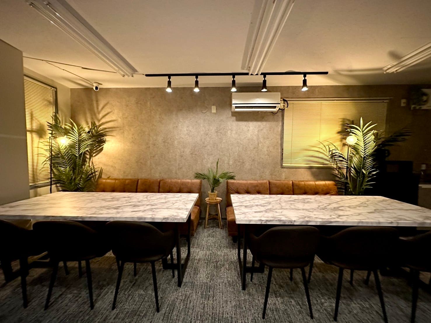 NEW【八丁堀駅2分！宝町駅3分！】最大24名着席/無料Wifi/会議・撮影・女子会・ボドゲ・パーティ・商談等！飲食🍺🍷可！の写真8