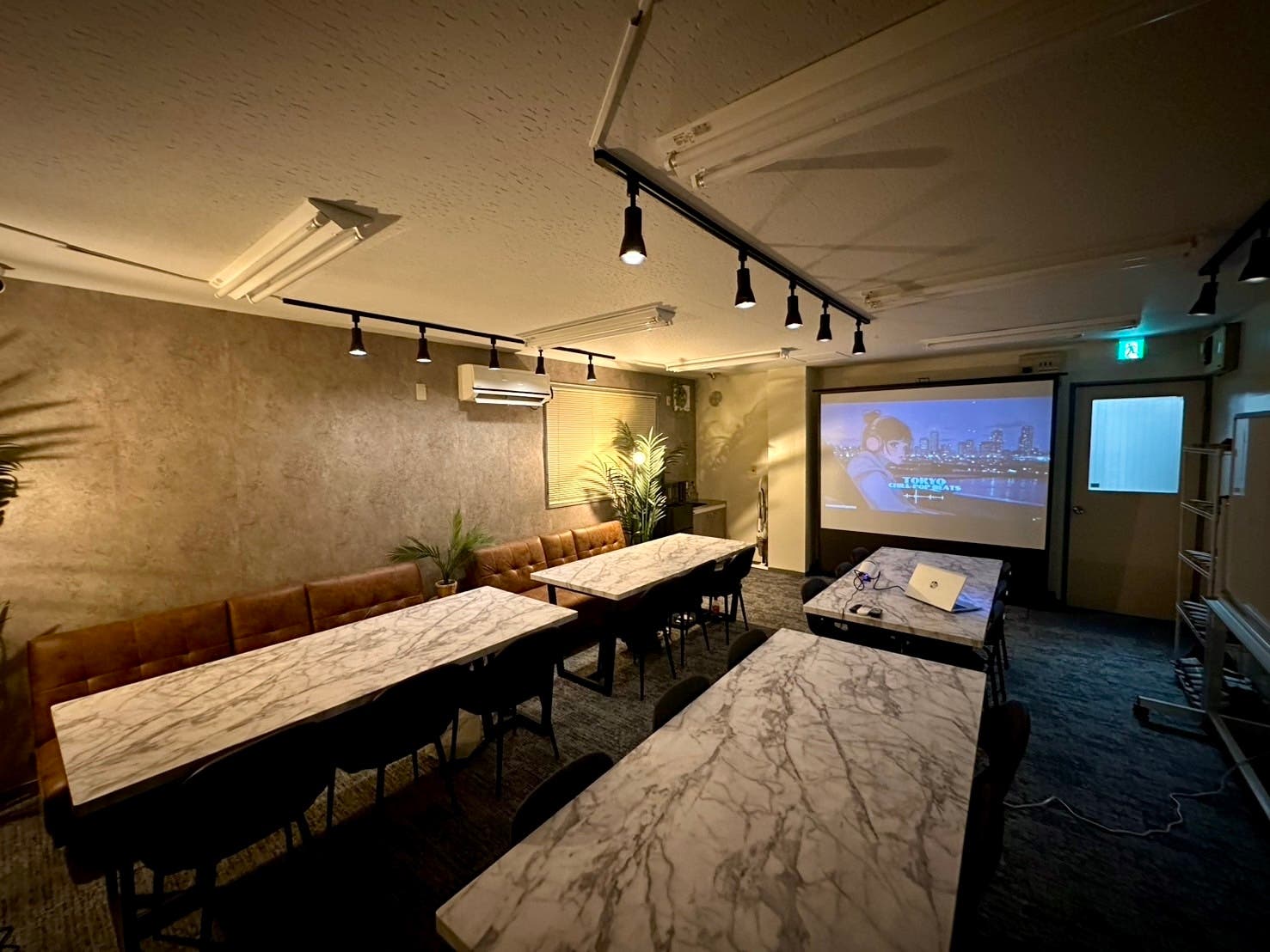 NEW【八丁堀駅2分！宝町駅3分！】最大24名着席/無料Wifi/会議・撮影・女子会・ボドゲ・パーティ・商談等！飲食🍺🍷可！の写真12