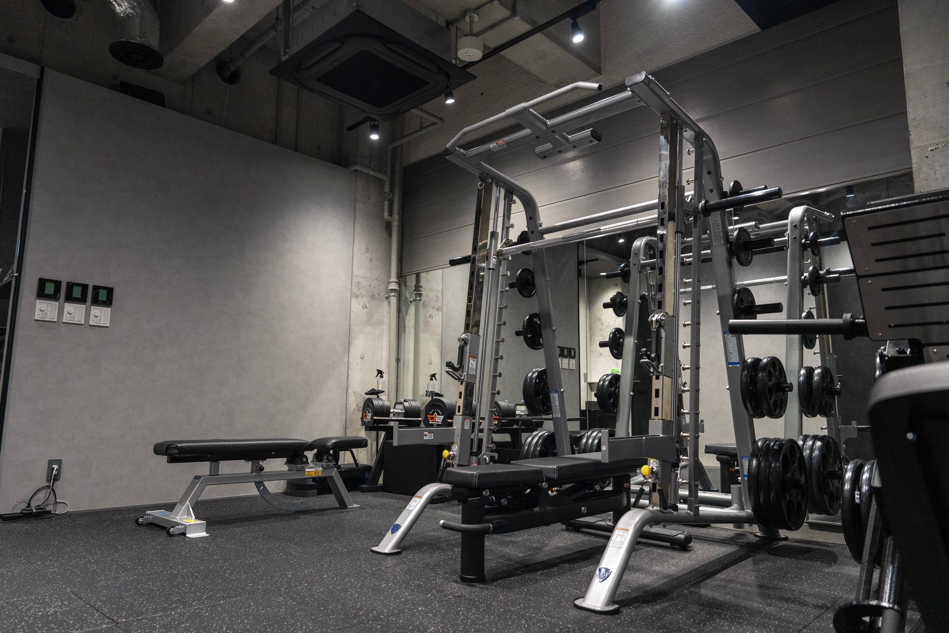 ６種類のマシンを完備！渋谷駅【徒歩5分】＆天井高３m超｜上質でラグジュアリーな極上空間の写真3