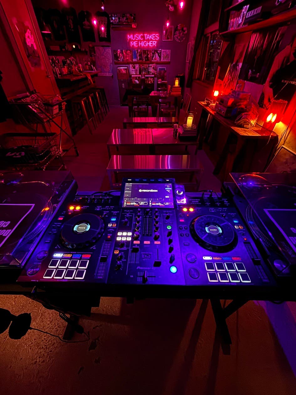 下北沢駅徒歩3分！最上階4階！窓が多く風通しも良く眺望も良し✨の写真4