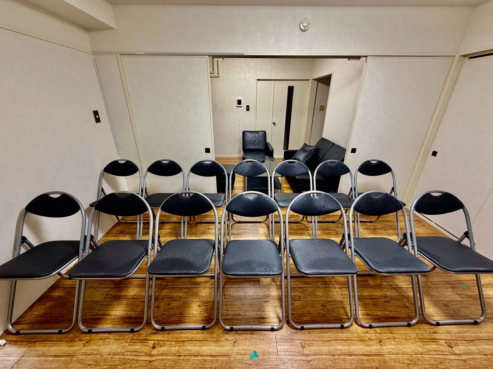 【札幌駅西口徒歩3分】ソファ面談・カウンセリング・少人数会議に最適の写真2