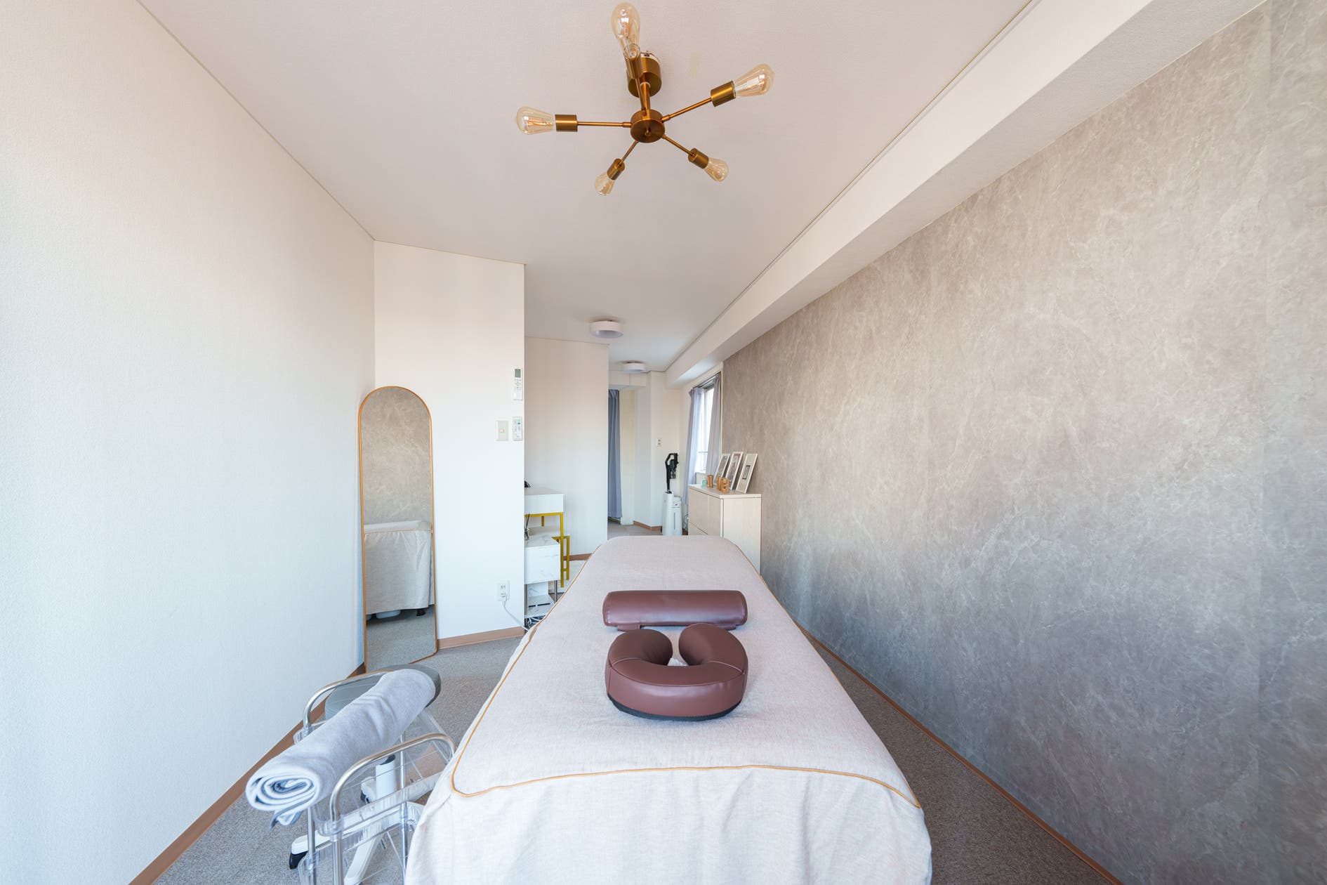 【2026年3月OPEN！！🎊】田町駅でも希少な完全個室の極上サロン✨　プロが手掛けた最高のリラックス空間💛🛌の写真3