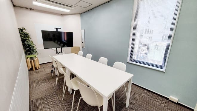 【赤坂見附駅徒歩2分/赤坂駅徒歩4分】10名/高速光Wifi・50インチ大型モニター/ボドゲや楽器練習にも/軽飲食可/靴利用の写真1