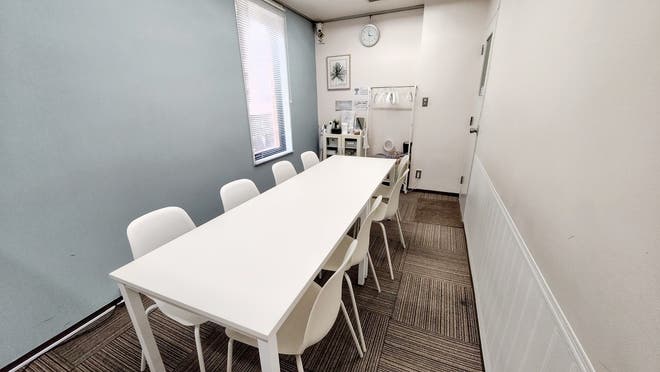 【赤坂見附駅徒歩2分/赤坂駅徒歩4分】10名/高速光Wifi・50インチ大型モニター/ボドゲや楽器練習にも/軽飲食可/靴利用の写真9