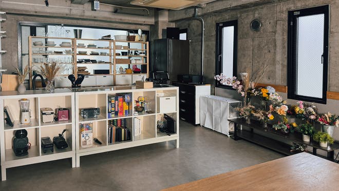 【二子玉川10分/41㎡長方形空間】撮影会社運営のスタジオ&遊び場|撮影,イベント,個展,オフ会|プロ機材,ミニキッチン,小物の写真2